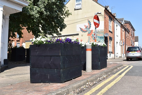 Gardening projects in the community at Workbridge » Workbridge